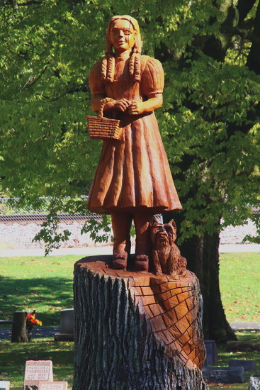 Dorothy Tree Carving by Randy Lubbering · 365 Project