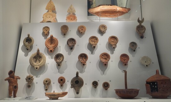 (30c-205, aL. Tr.X.) Clay mould-made lamps Nea Pafos Hellenistic period ...