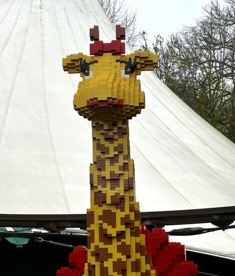 Lego giraffe by Liz Gooster · 365 Project