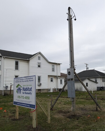 Temporary utility pole by Thom Mitchell · 365 Project