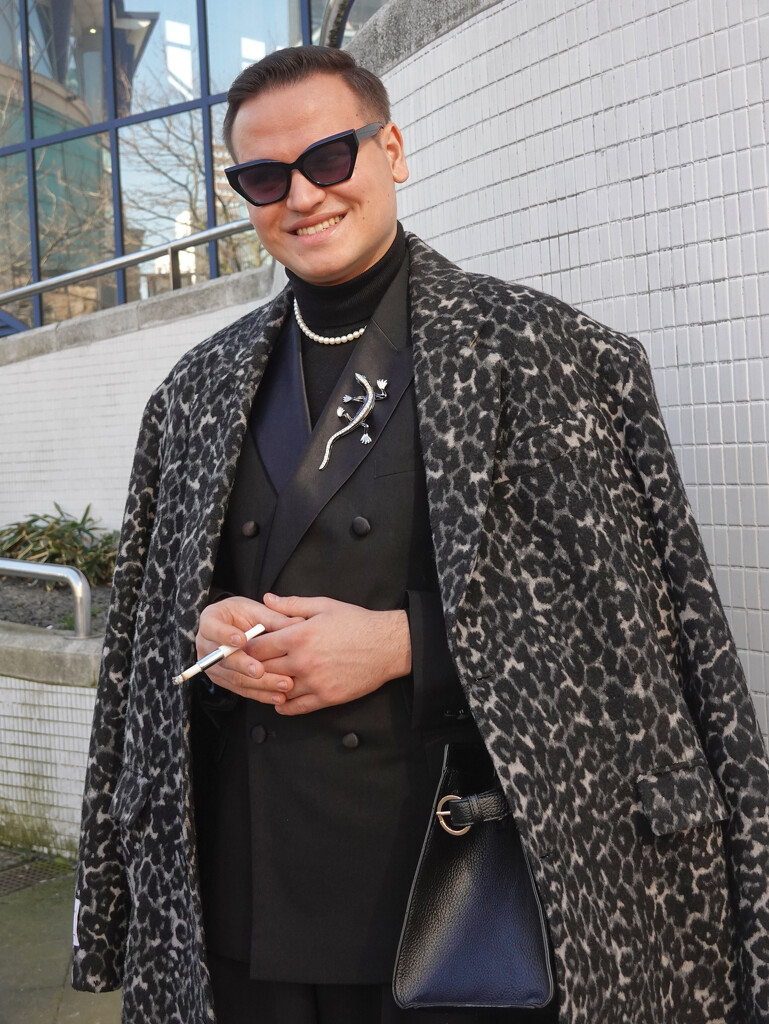 100 Strangers : Round 5 : No. 464 : Mark (Lee Vee and Danae) by Phil Howcroft · 365 Project