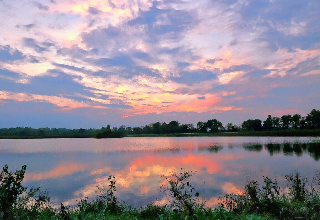 Cloudy Sunset by *lynn · 365 Project