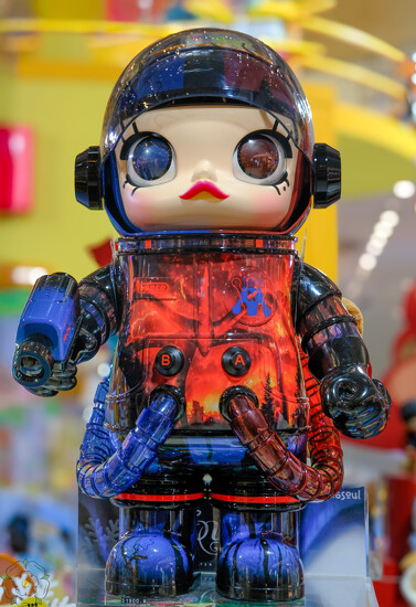 Pop Mart Mega Space Molly x Stranger Things 1000% collectible art toy ...
